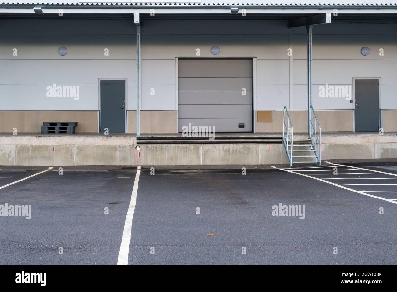 Venue delivery hi-res stock photography and images - Alamy