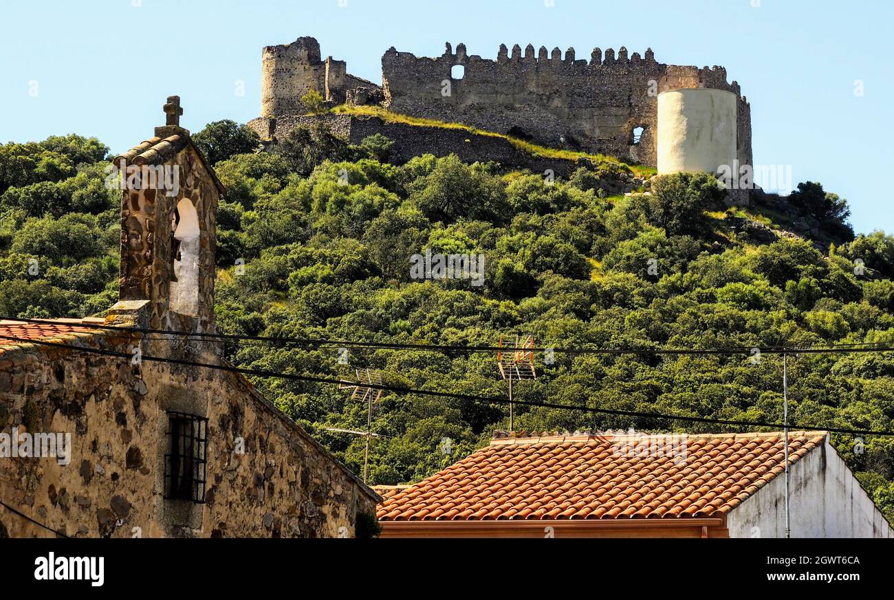 Siglo xii medieval hi-res stock photography and images - Alamy