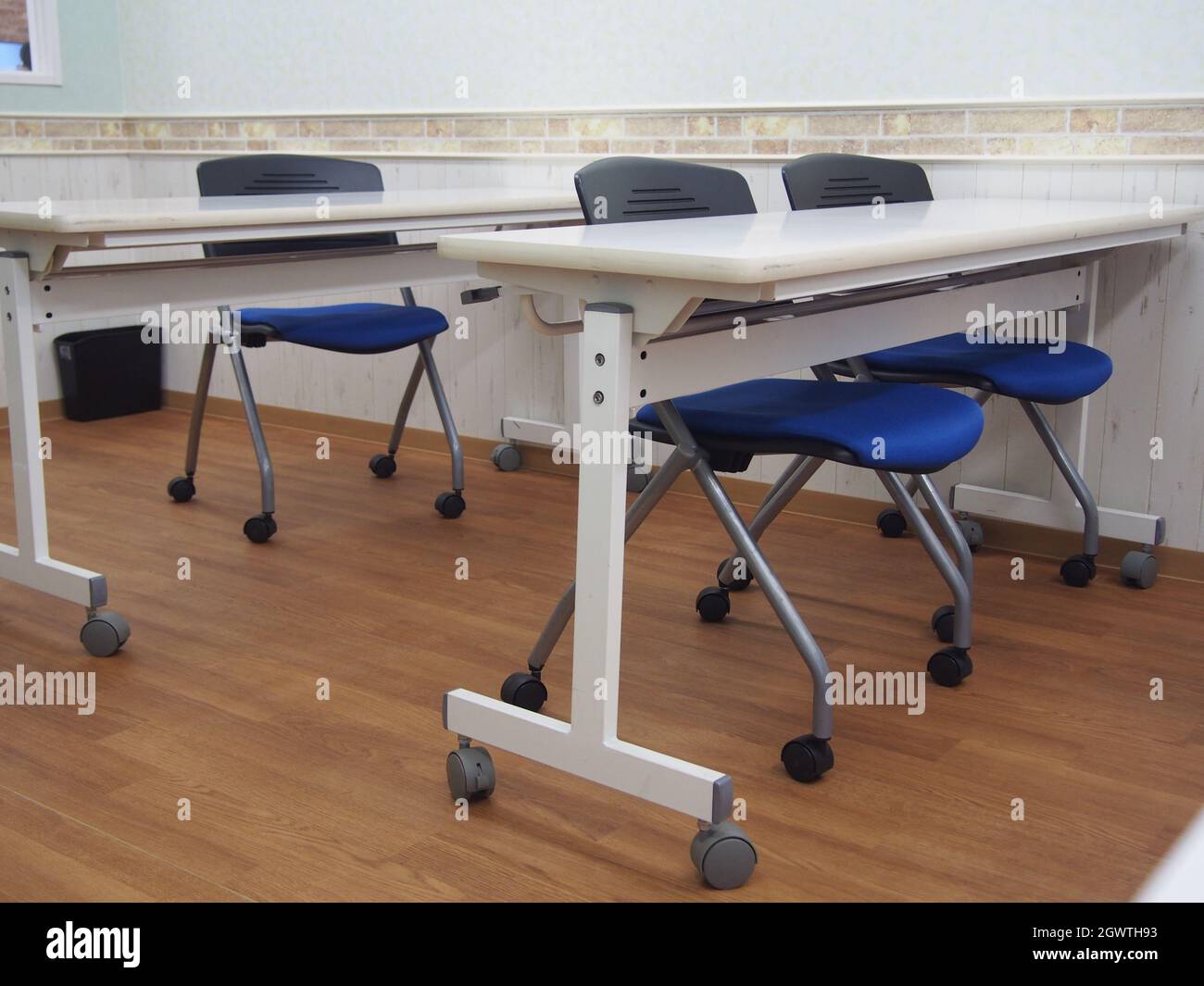 Empty classroom asia hi-res stock photography and images - Alamy