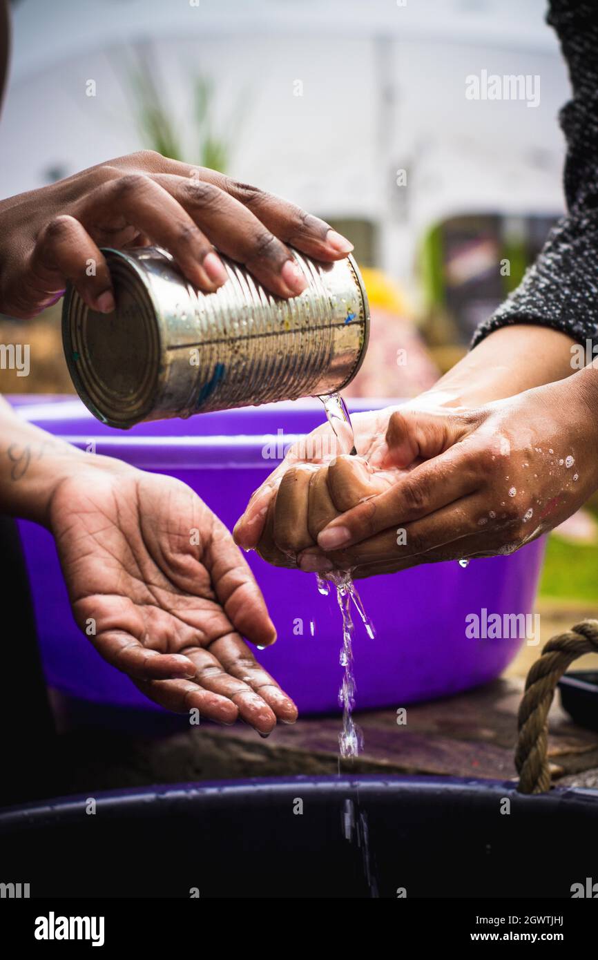 Africa wash hands hi-res stock photography and images - Alamy