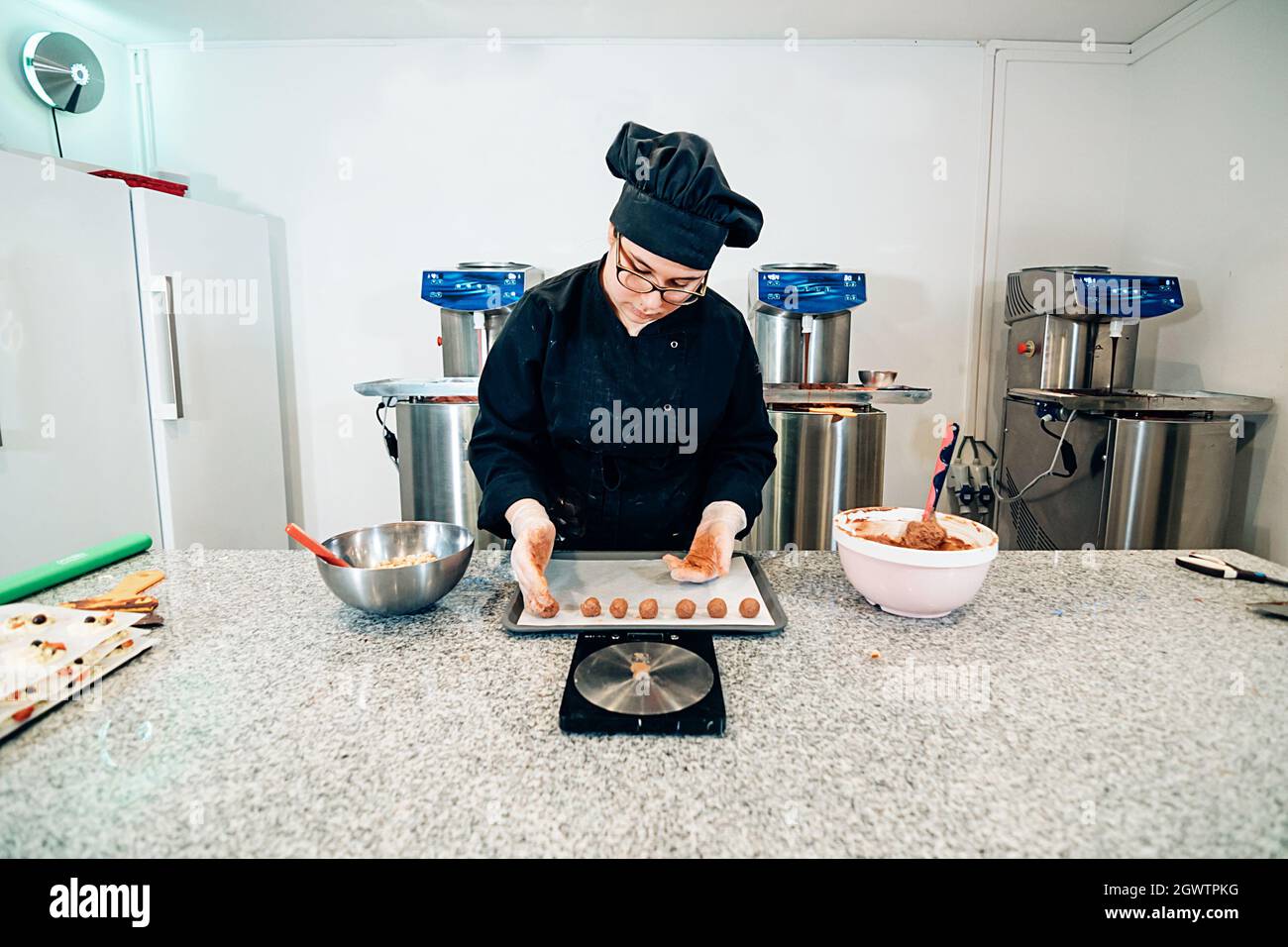 Industry women chocolate hi-res stock photography and images - Alamy