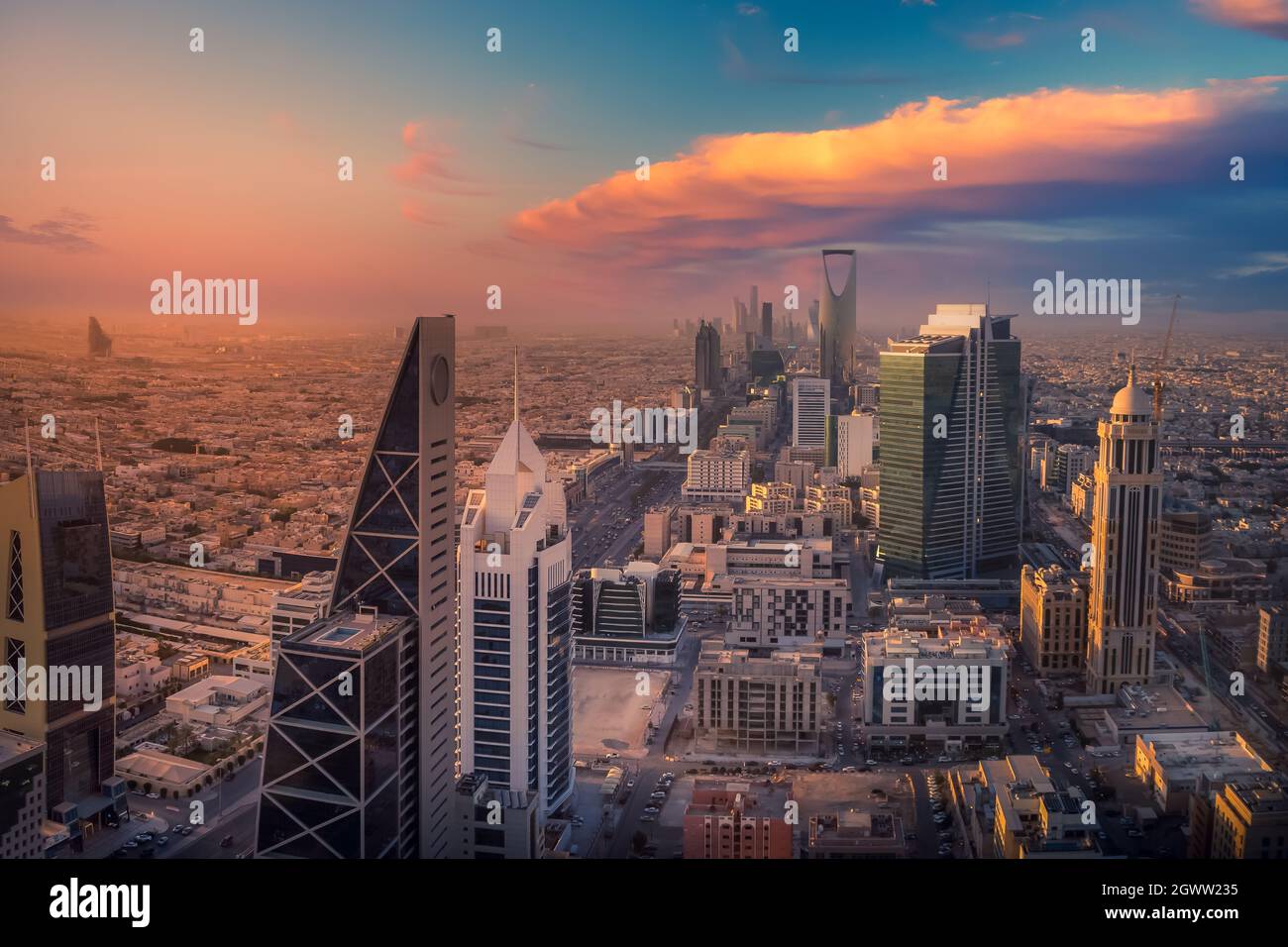 Riyadh cityscape sunset hi-res stock photography and images - Alamy