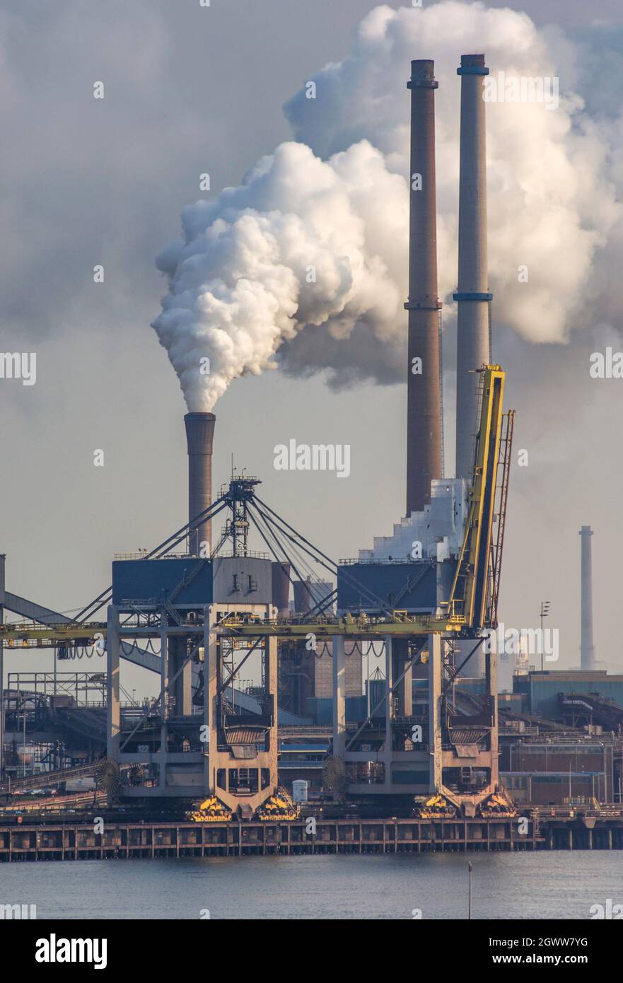 Heavy Industry Emitting Pollution High Resolution Stock Photography and ...