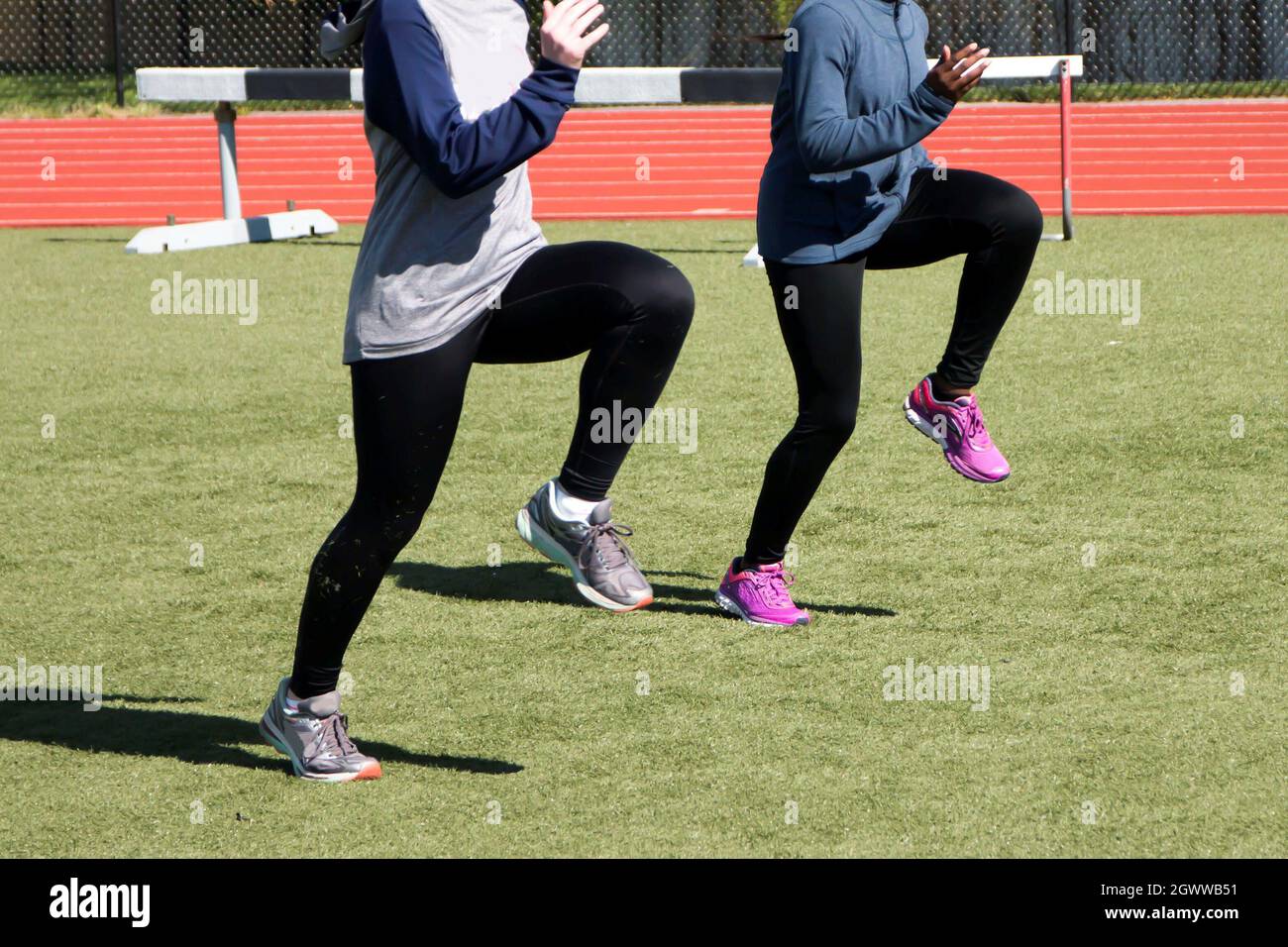 Athletics track girls hi-res stock photography and images - Alamy