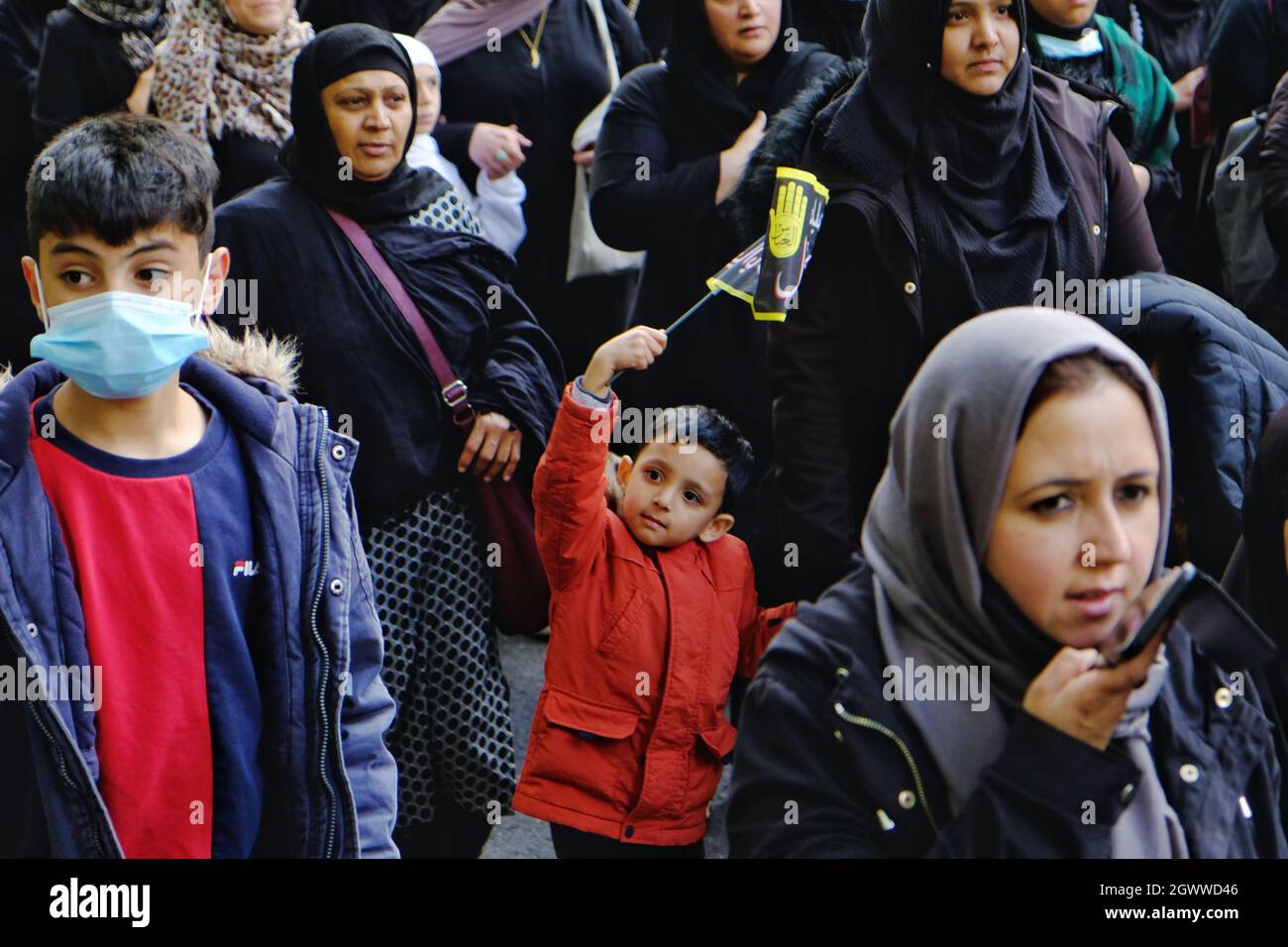 London, UK. Hundreds of participants take part in an Arbaeen procession ...