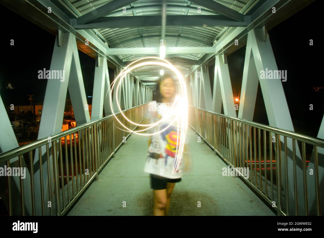 Women playing bridge hi-res stock photography and images - Alamy