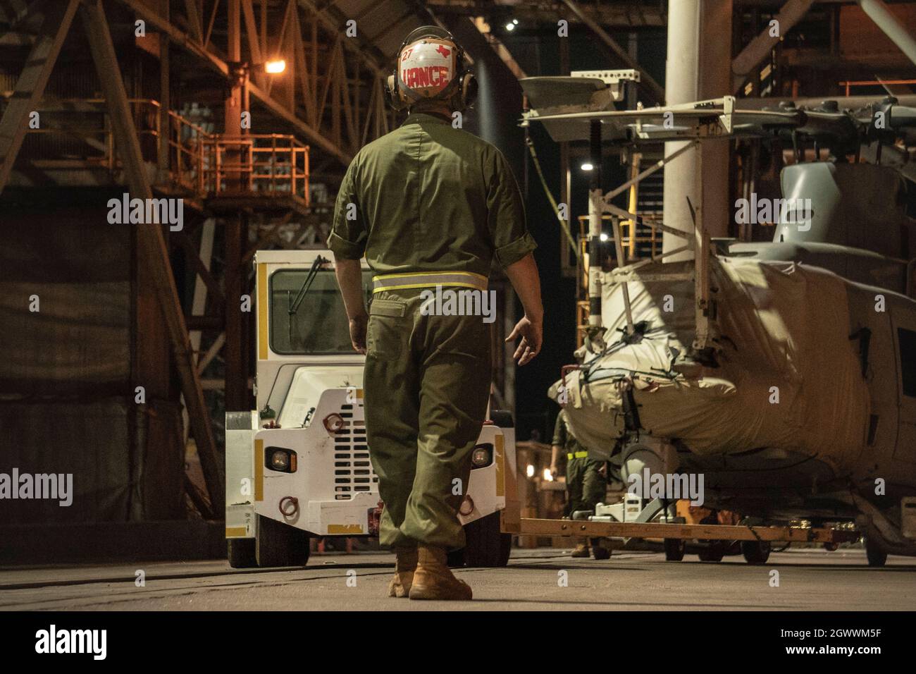 Tow arm hi-res stock photography and images - Alamy