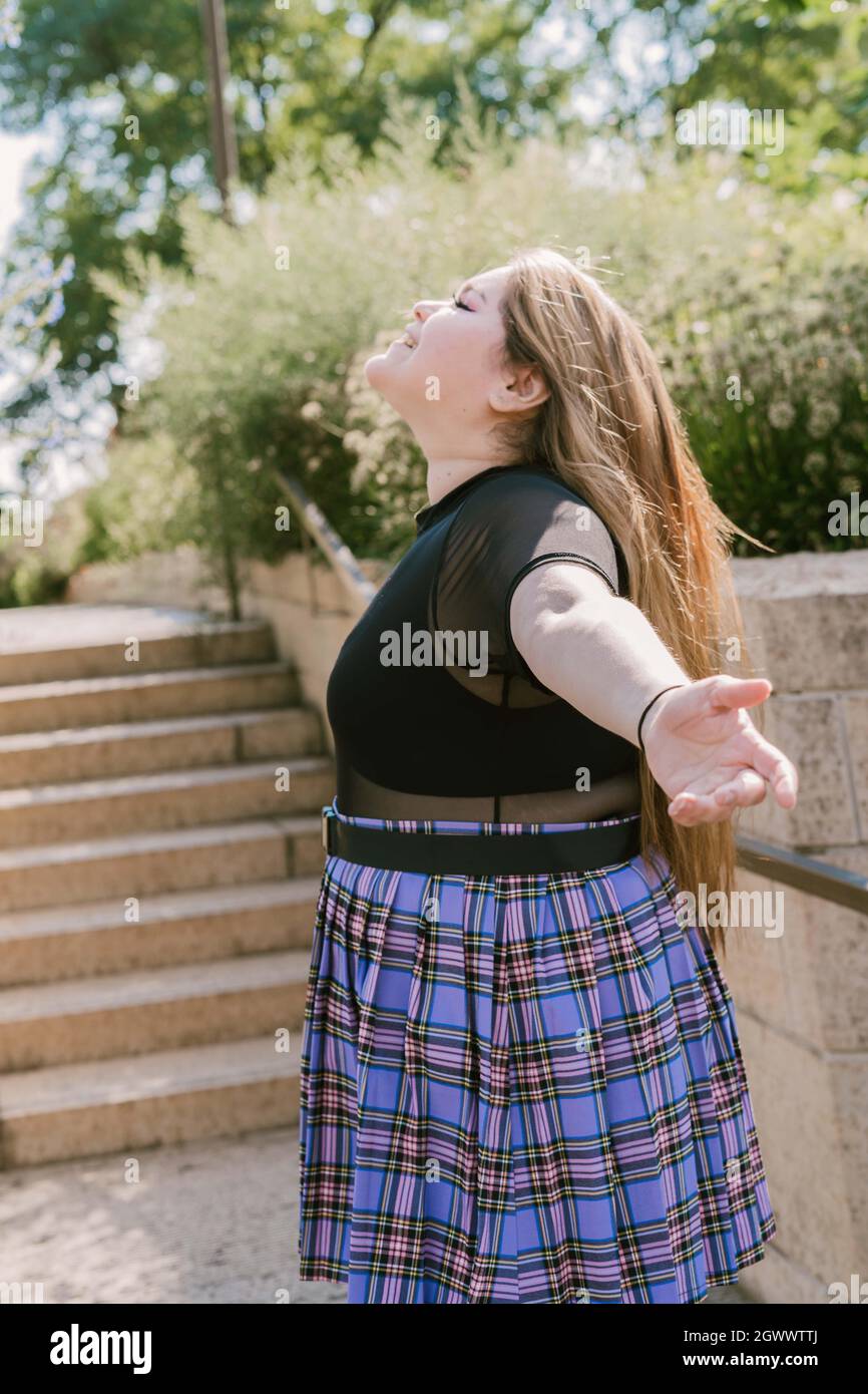 Curve woman hi-res stock photography and images - Alamy