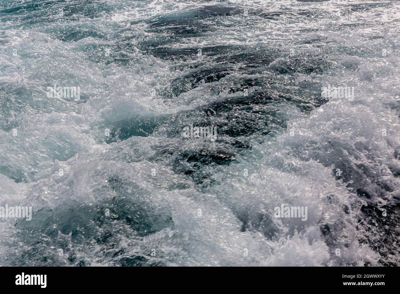 Engine wave hi-res stock photography and images - Alamy