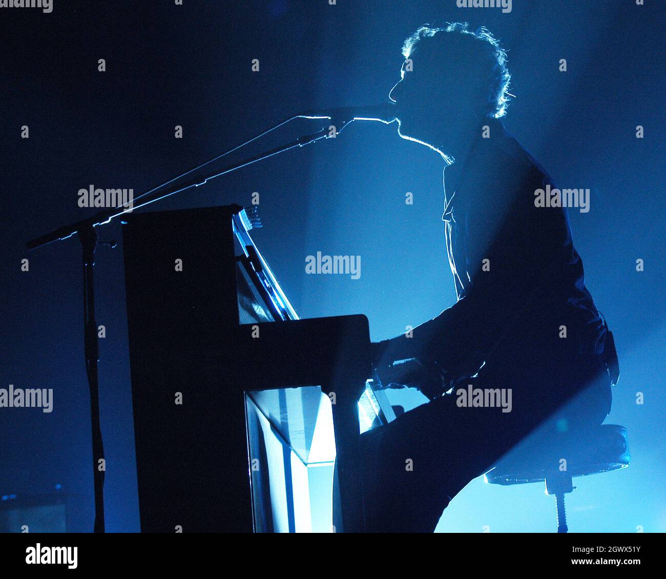 Coldplay 2005 hi-res stock photography and images - Alamy