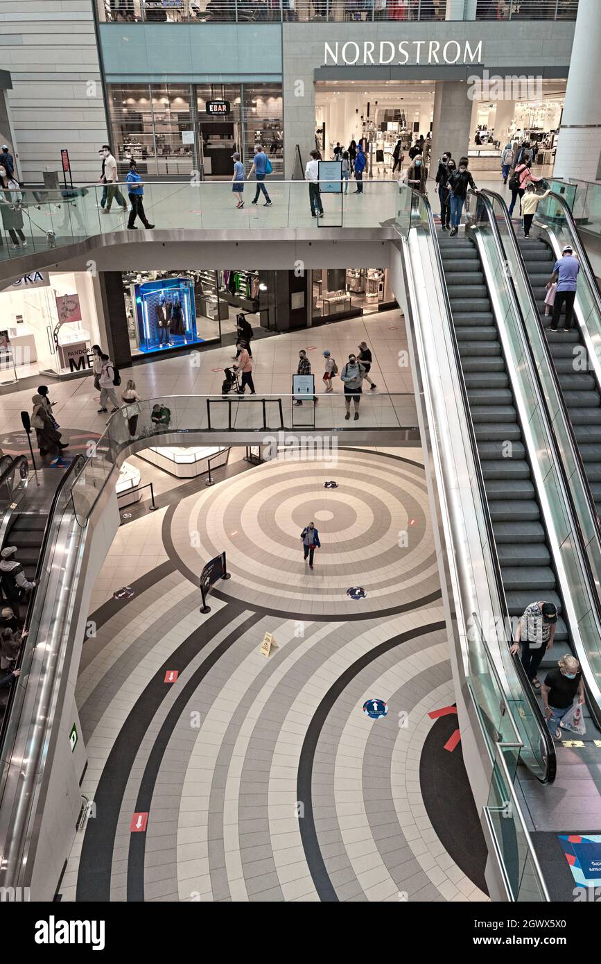 Downtown shopping mall toronto hi-res stock photography and images - Alamy
