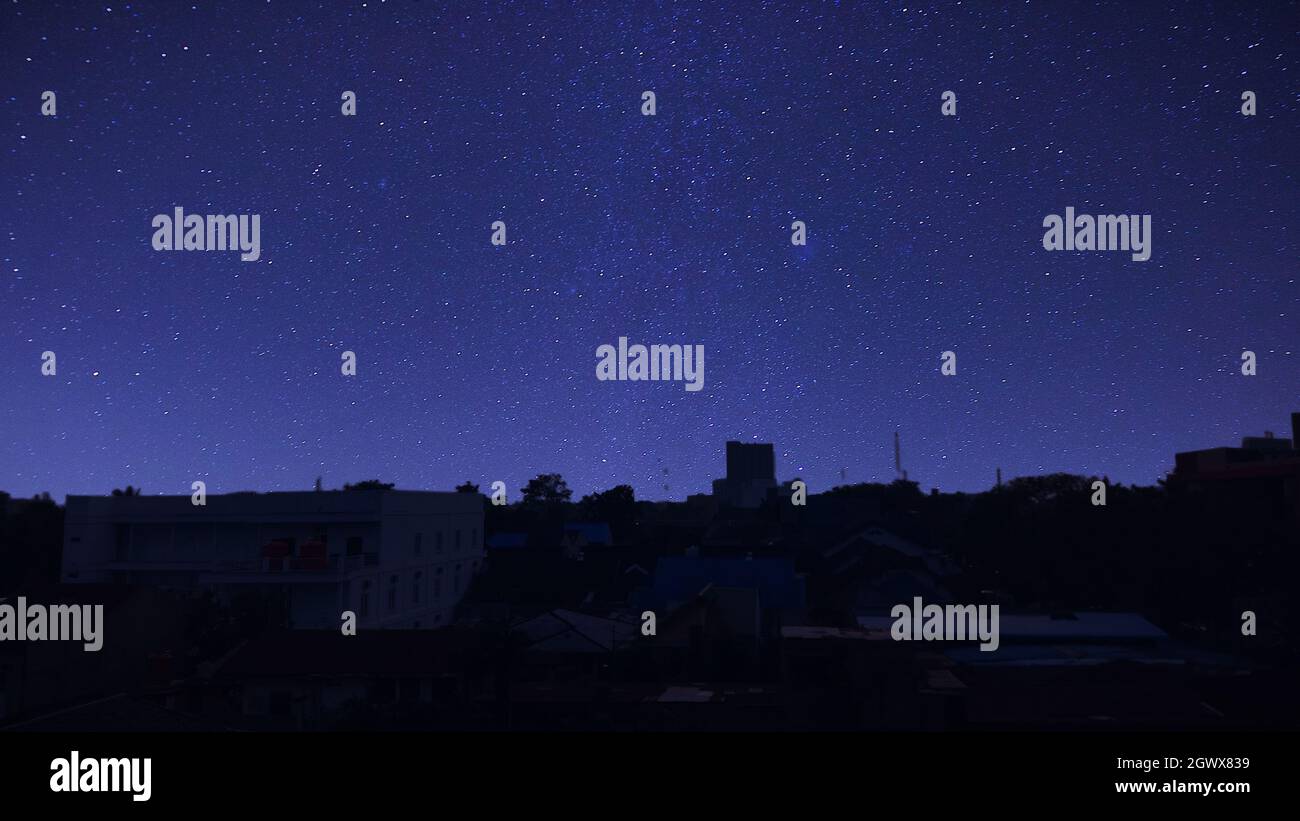 Moonlight night sky stars city hi-res stock photography and images - Alamy