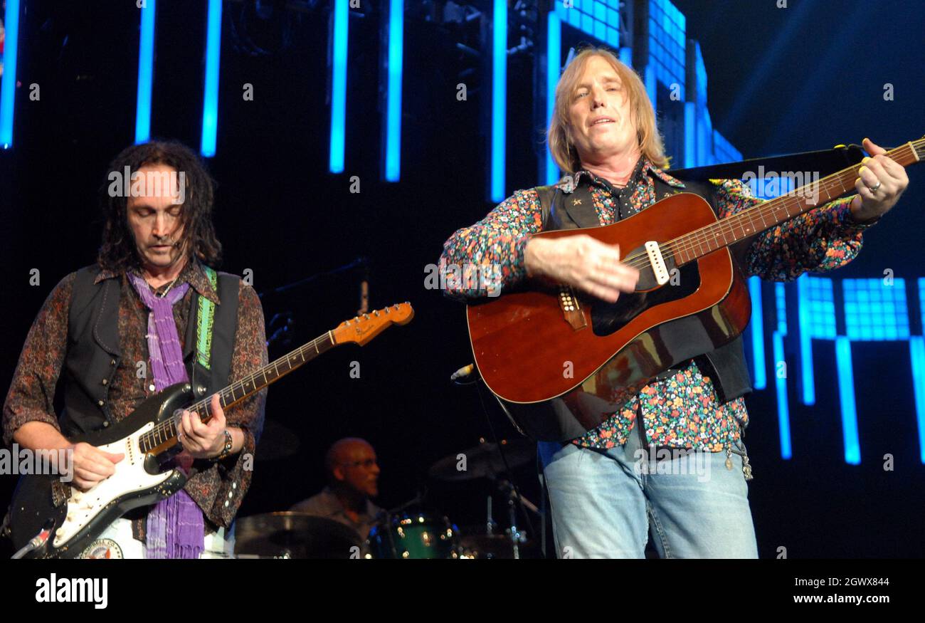 Steve ferrone hi-res stock photography and images - Alamy