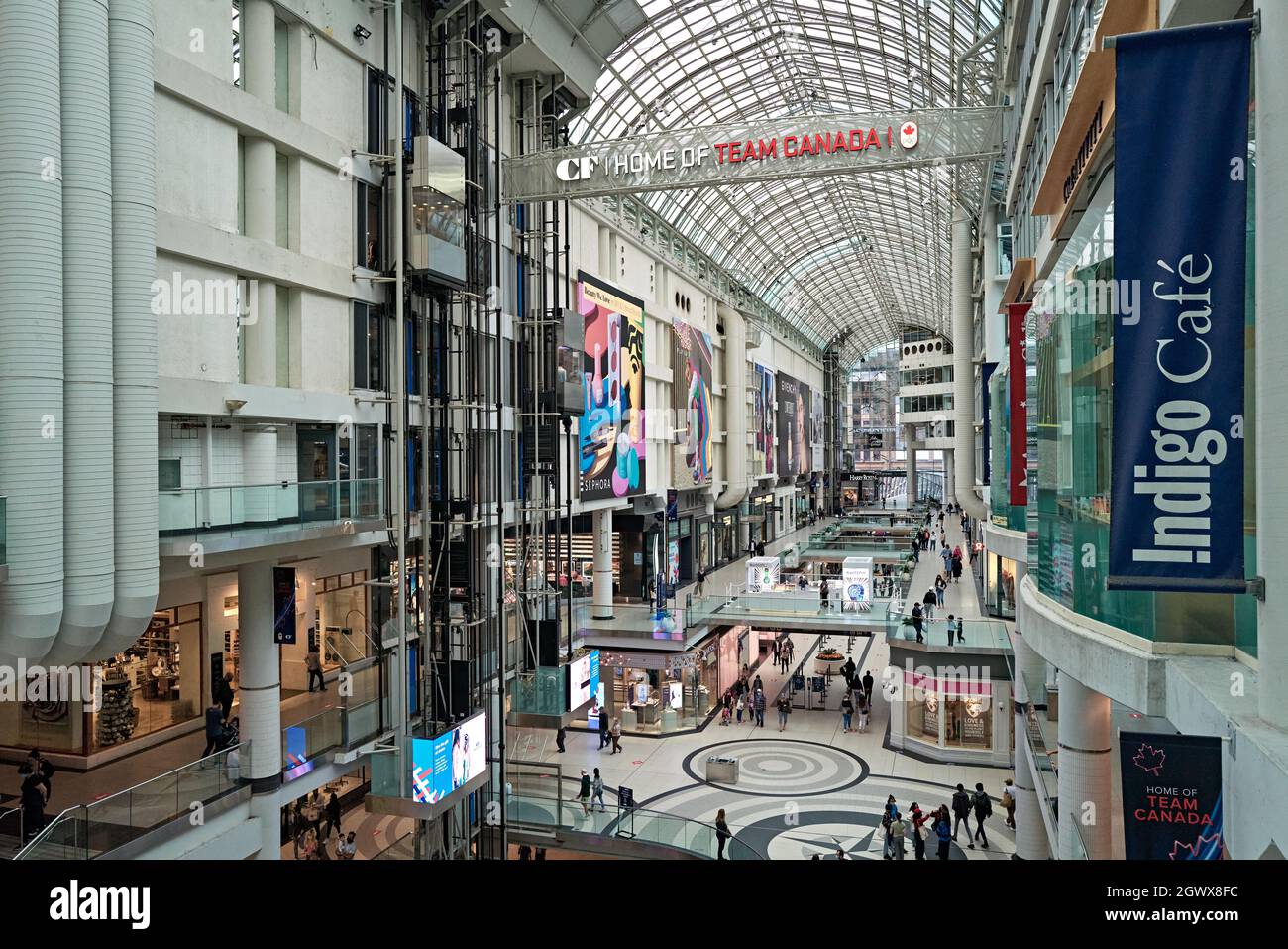 Eaton hall interior hi-res stock photography and images - Alamy