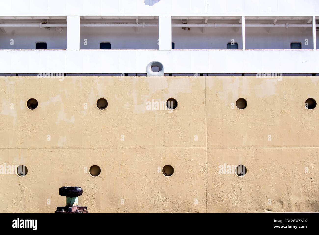 Windows pattern Ship composition Stock Photo - Alamy