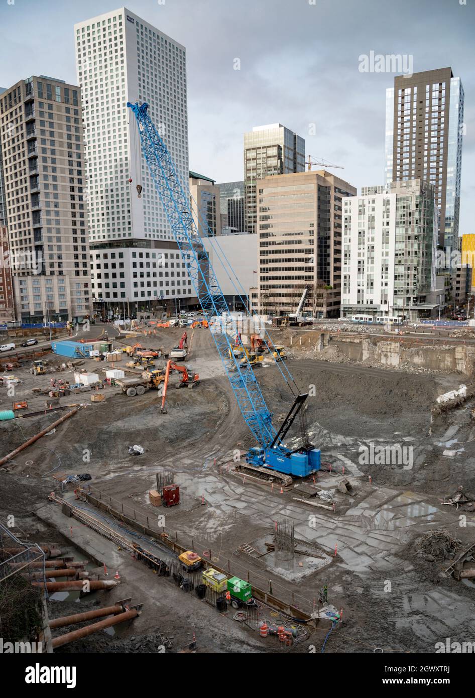 Massive construction hi-res stock photography and images - Alamy