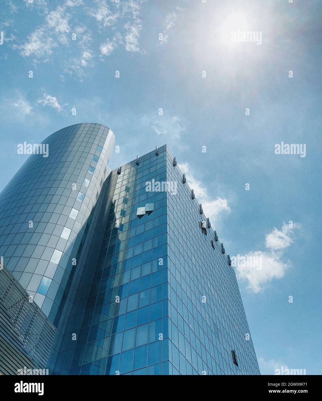 Morden building hi-res stock photography and images - Alamy