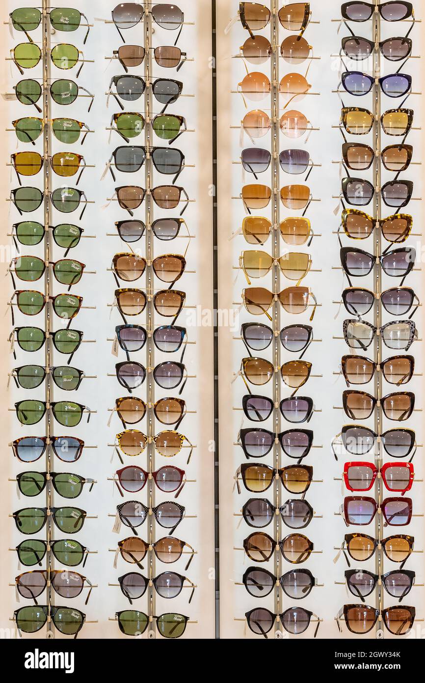 Sunglasses display stand hi-res stock photography and images - Alamy