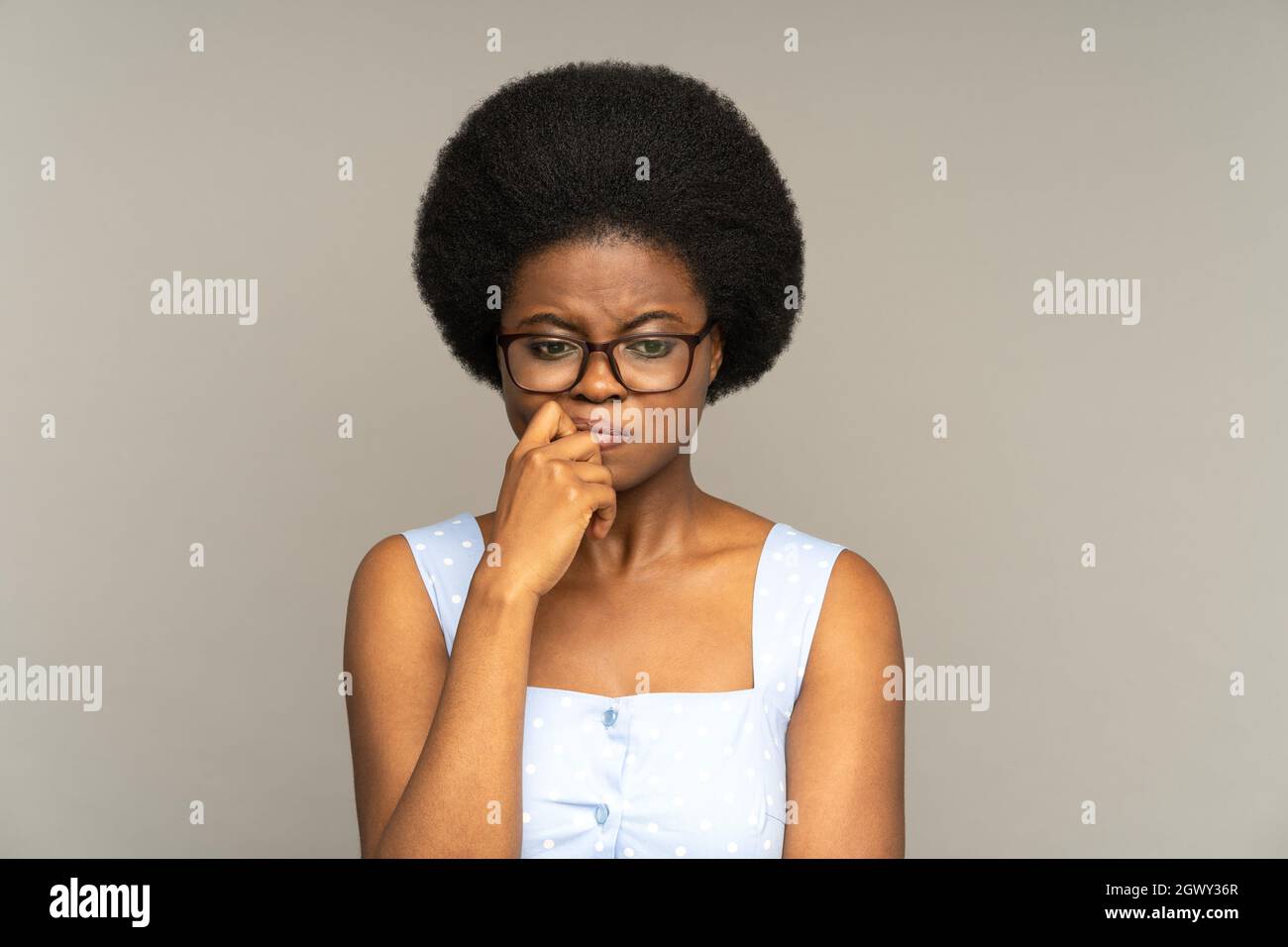 Inquiring face serious confused hi-res stock photography and images - Alamy