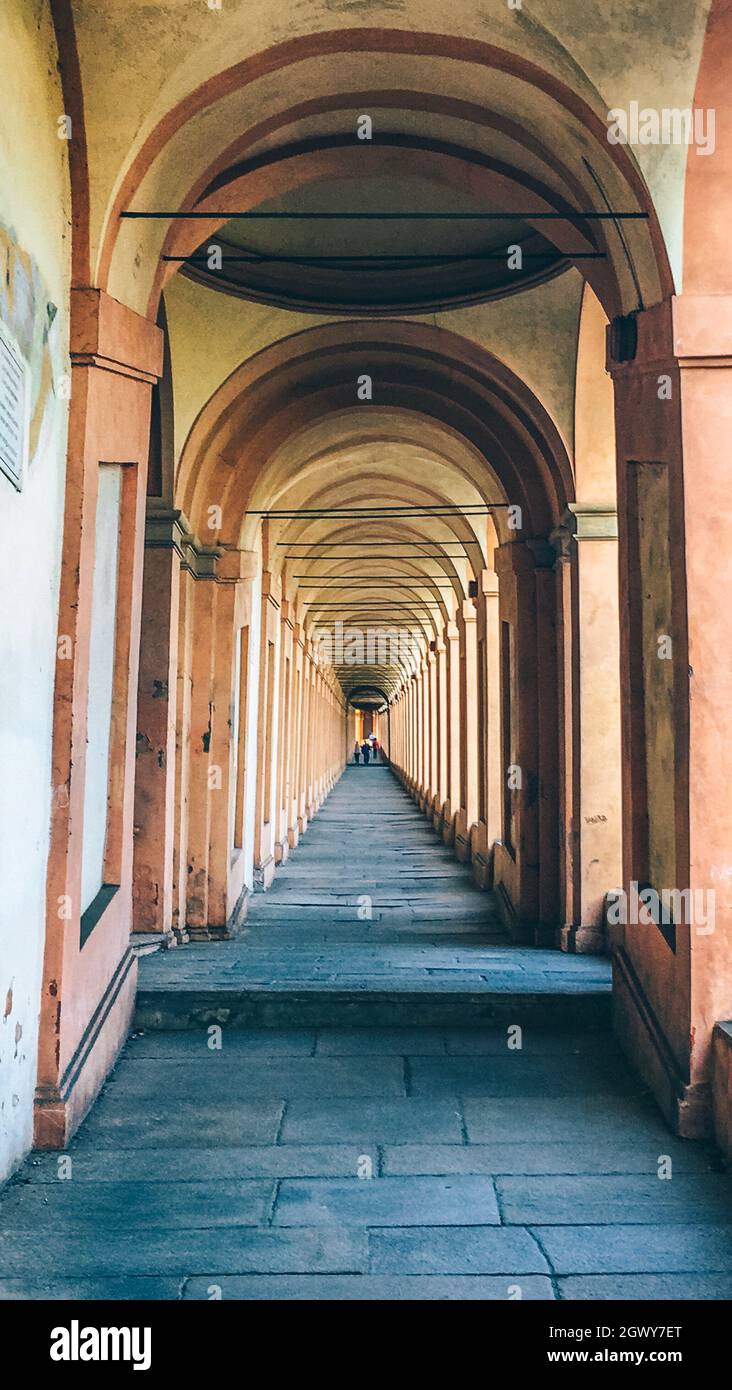 Long porticos hi-res stock photography and images - Alamy