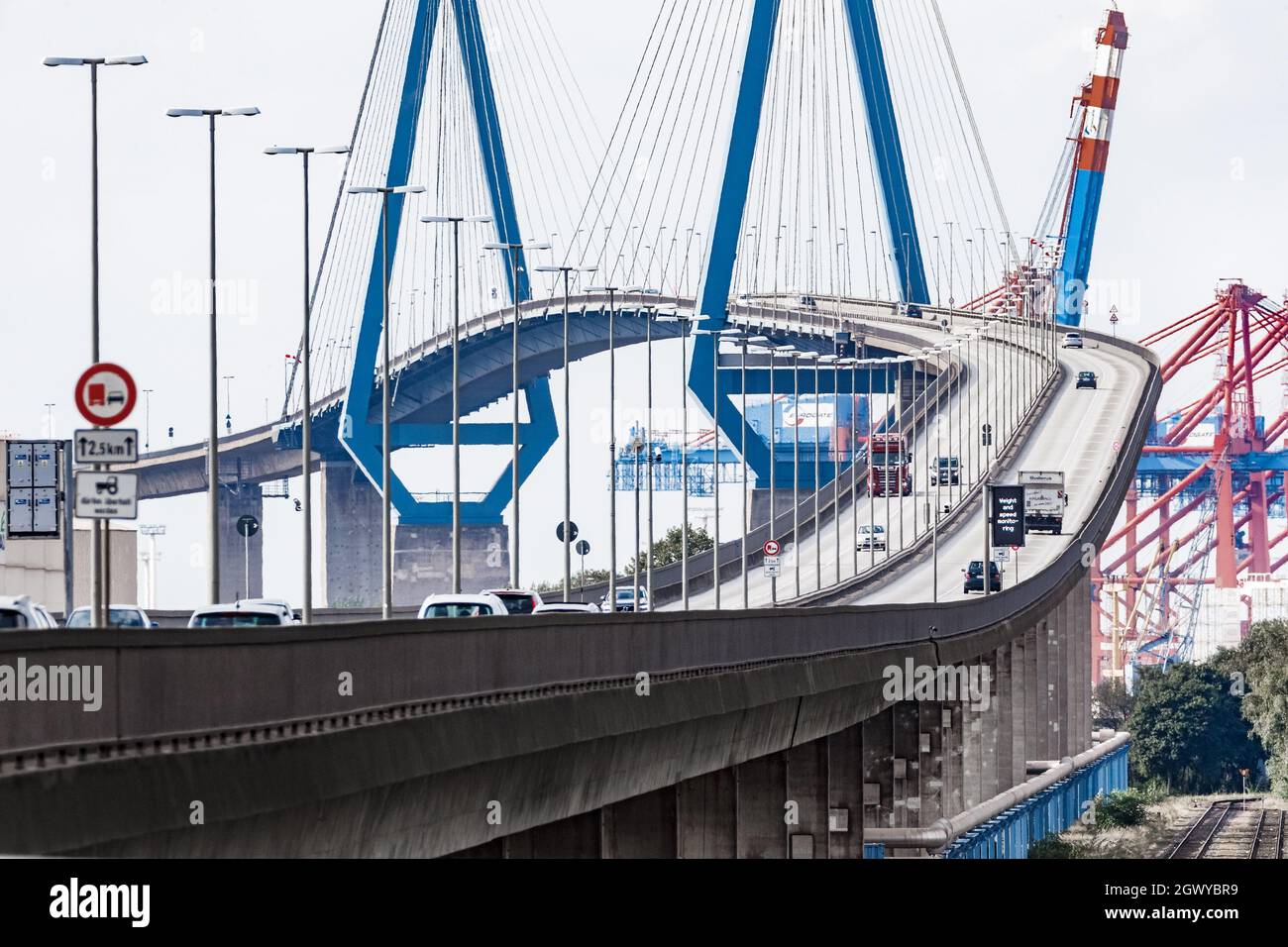 Hamburg, Germany. 02nd Oct, 2021. Cars drive over the Köhlbrand Bridge ...