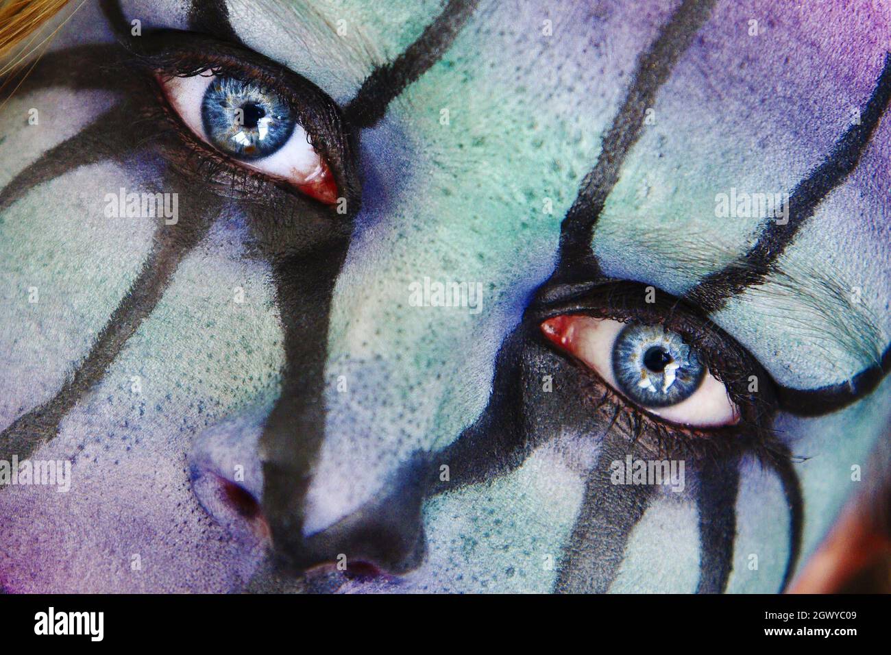 The stage makeup hi-res stock photography and images - Alamy