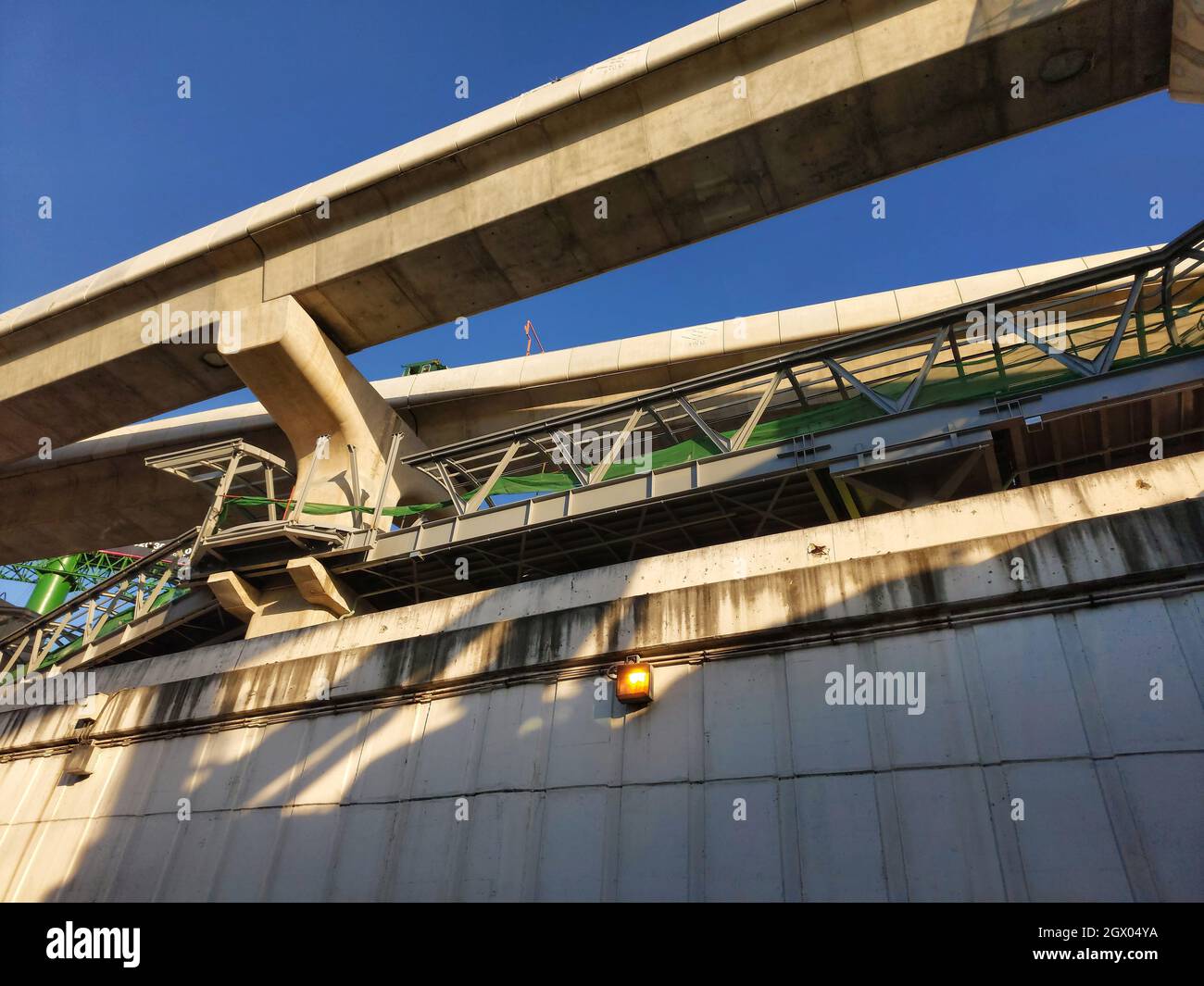Under skytrain bridge hi-res stock photography and images - Alamy