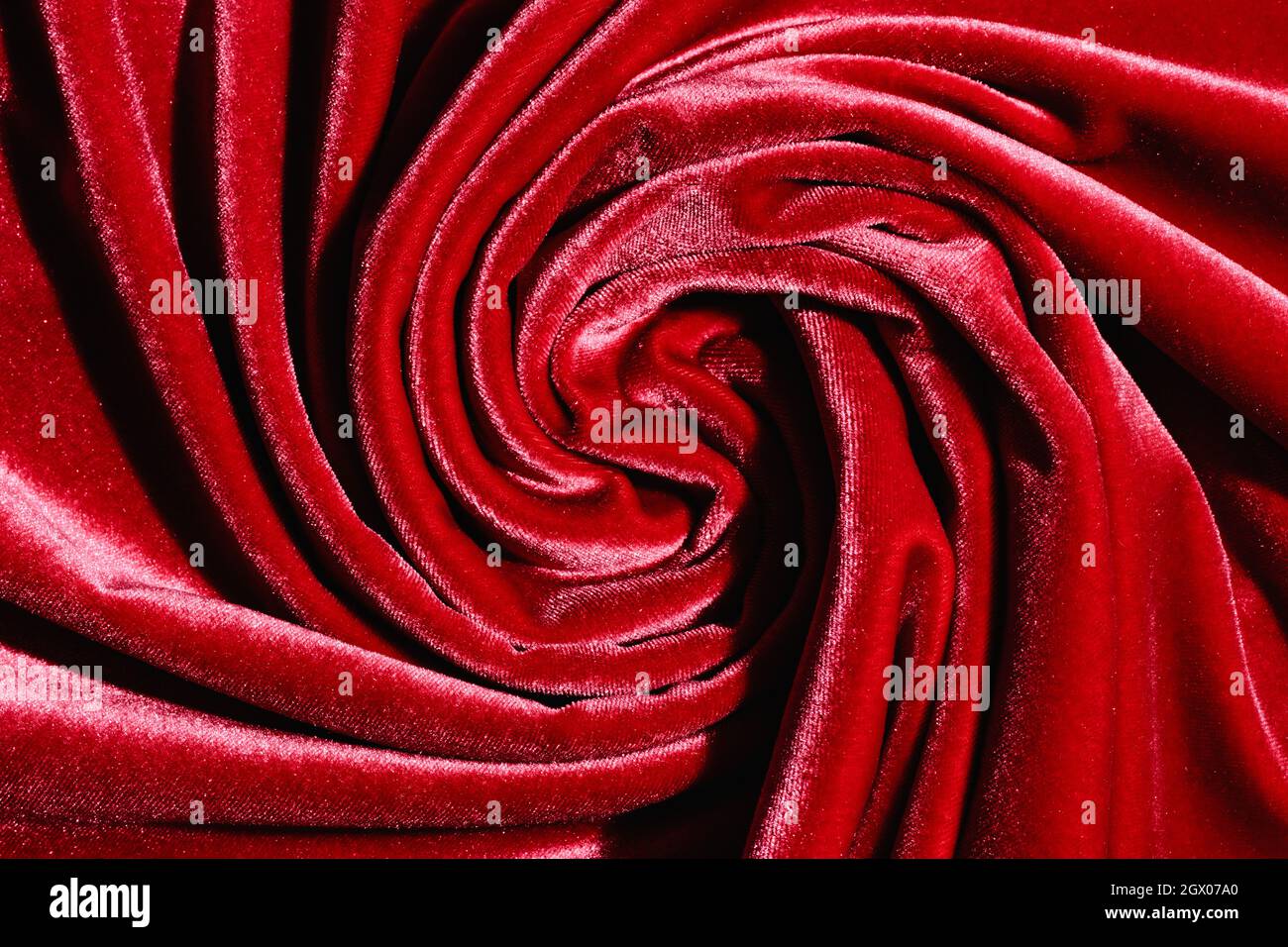 Red velvet fabric hi-res stock photography and images - Alamy
