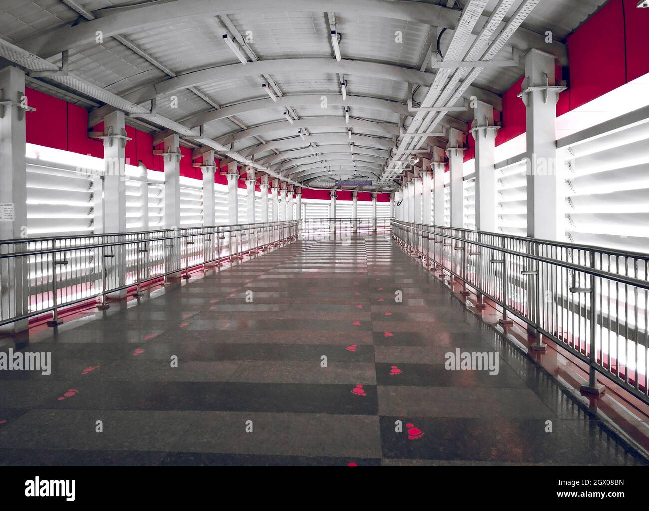 Railway corridor india hi-res stock photography and images - Alamy