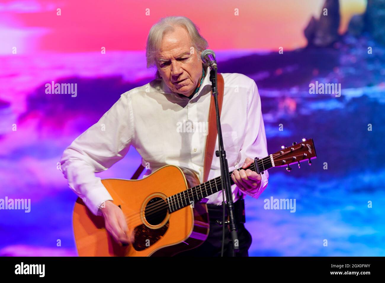 Justin hayward hi-res stock photography and images - Alamy