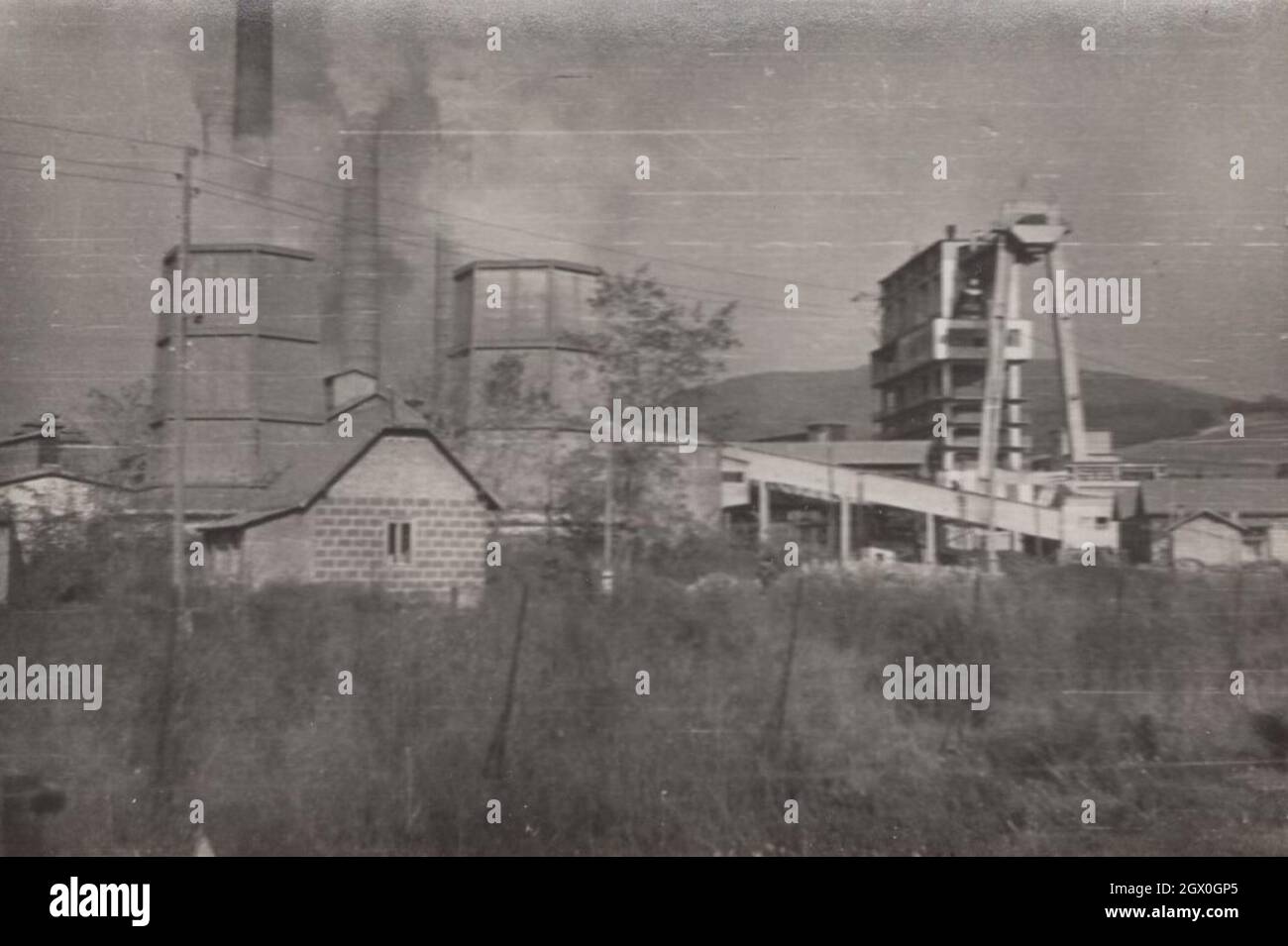 Factory chimneys 1950s hi-res stock photography and images - Alamy