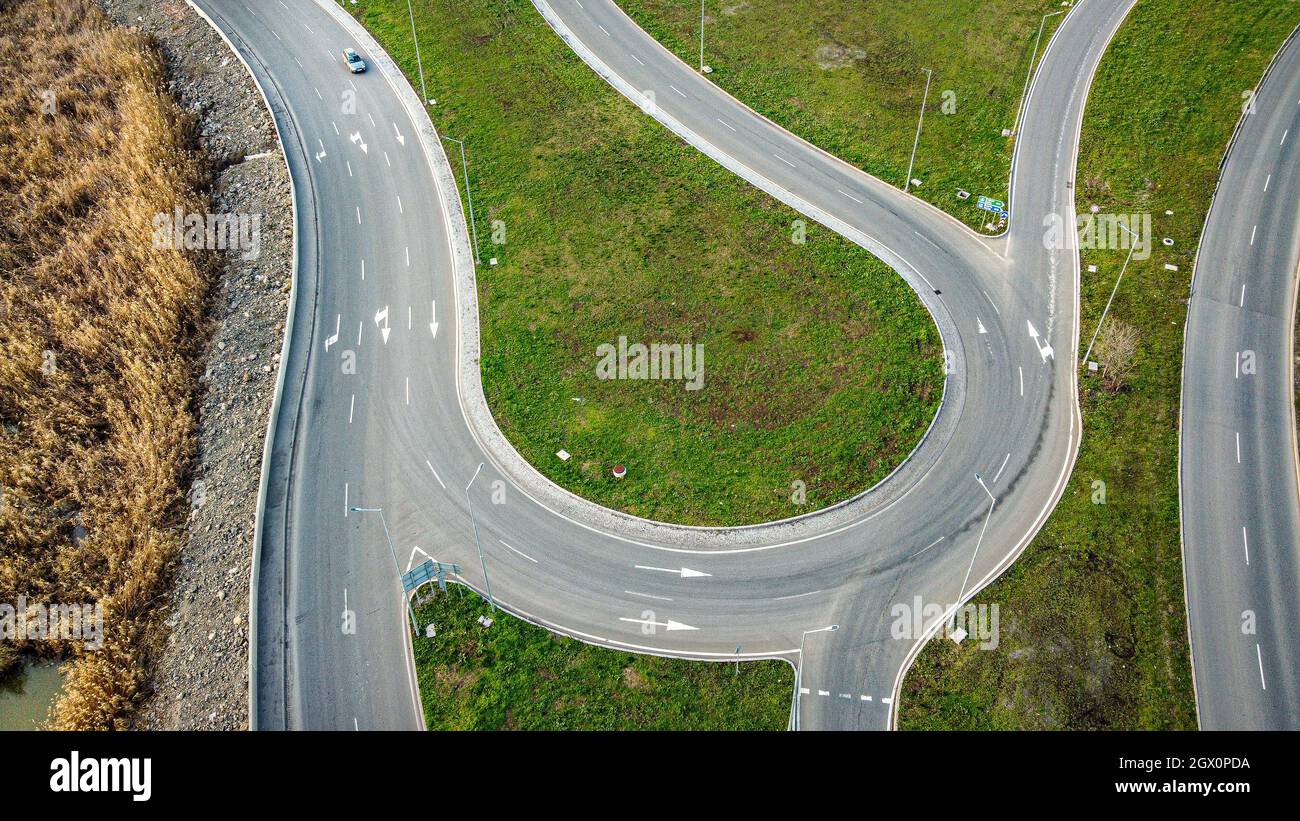 Car track above circle hi-res stock photography and images - Alamy