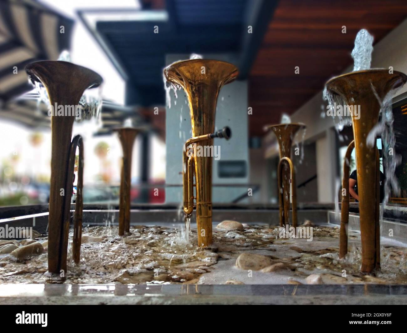Sculpture with trumpets hi-res stock photography and images - Alamy