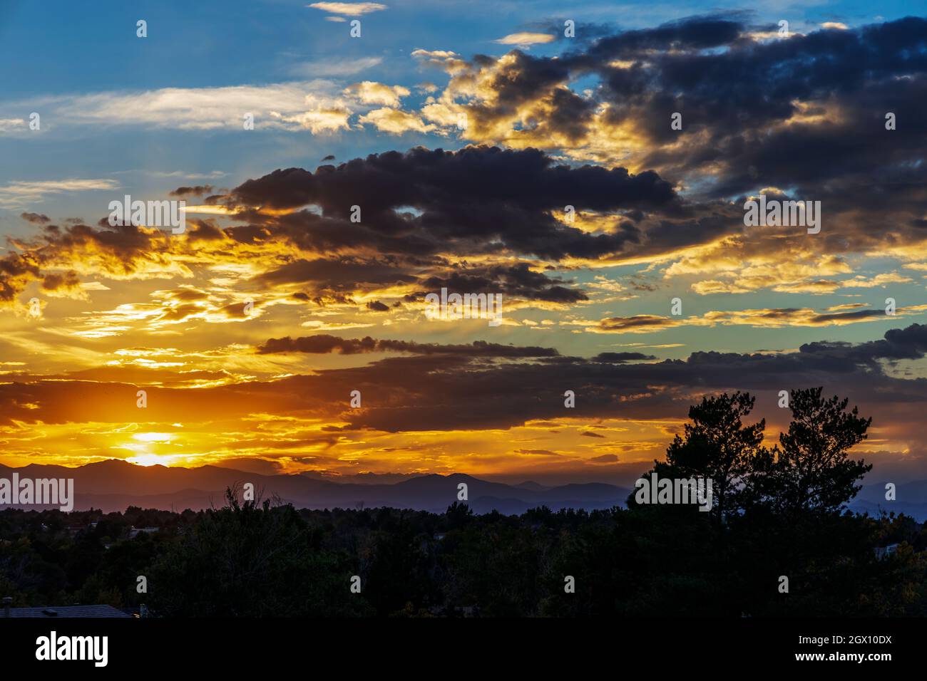 Suburban scenery hi-res stock photography and images - Alamy