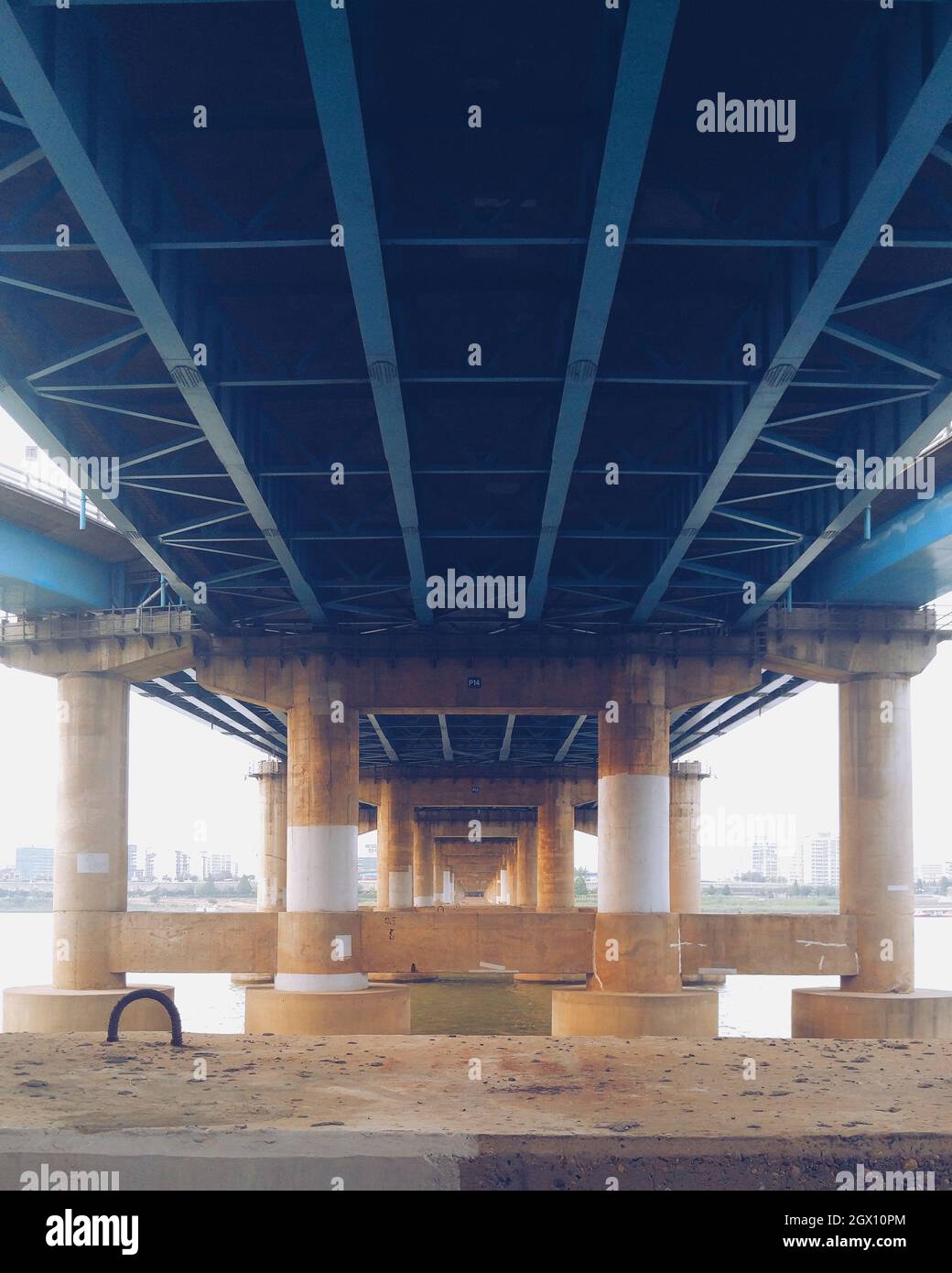 Cantilever Home High Resolution Stock Photography and Images - Alamy