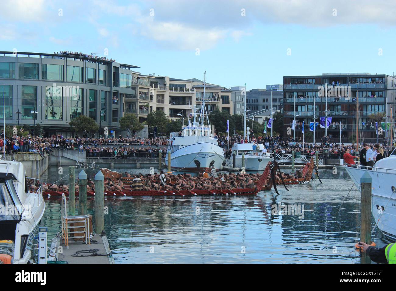 Maori boat hi-res stock photography and images - Alamy