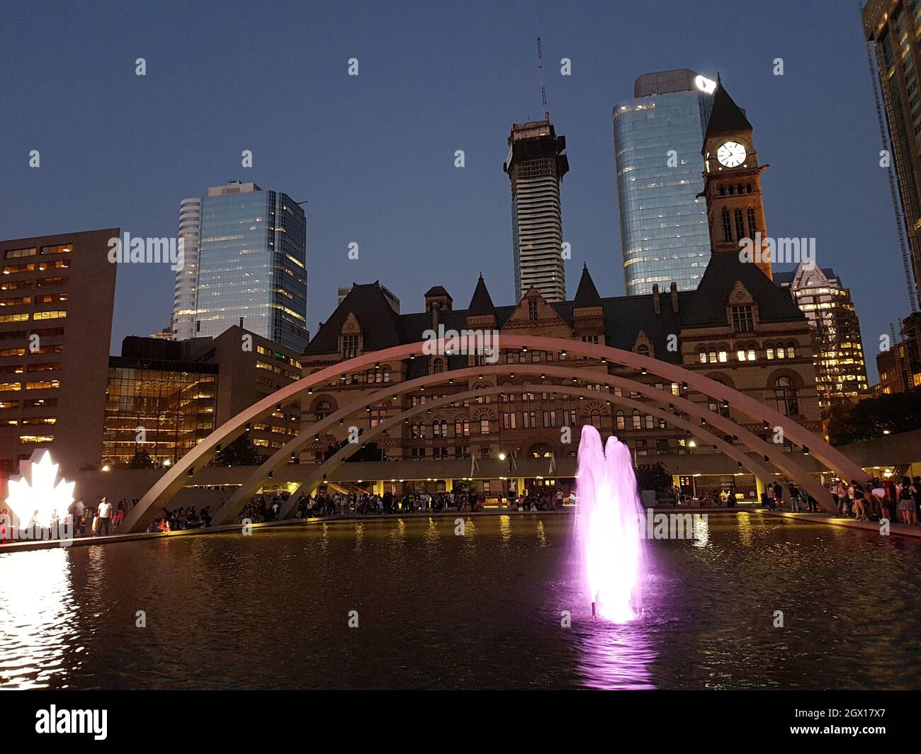 Toronto urban sprawl hi-res stock photography and images - Alamy