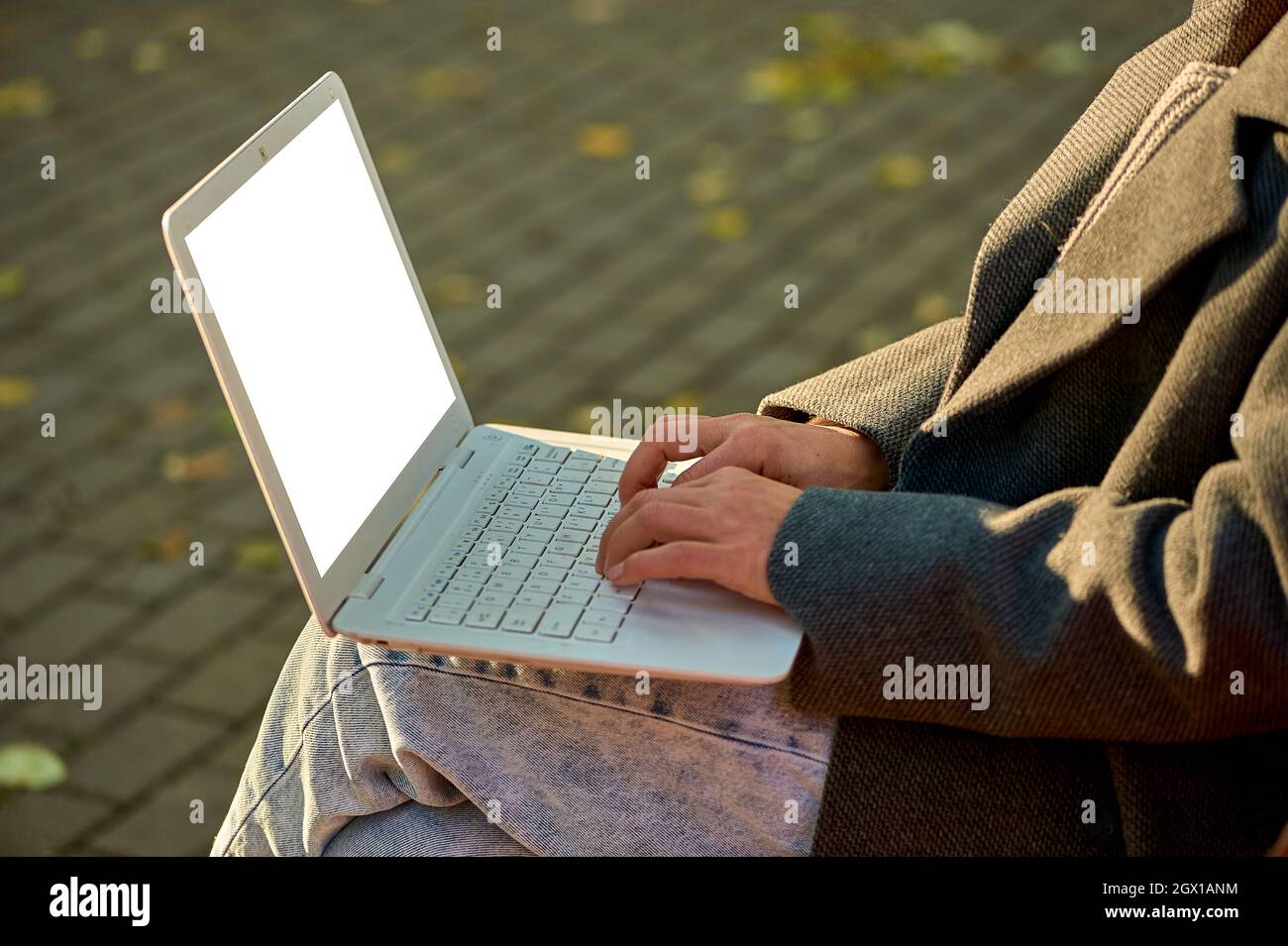 Hand working keyboard screen background hi-res stock photography and ...