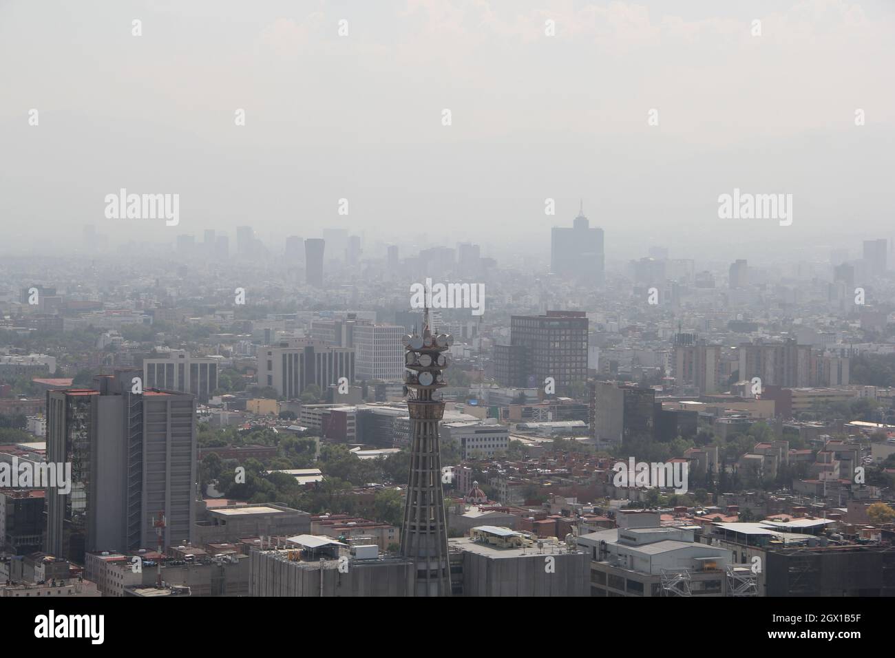 Smog mexico city aerial hi-res stock photography and images - Alamy