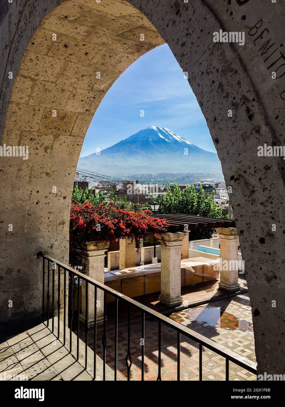 Volcan misti hi-res stock photography and images - Alamy