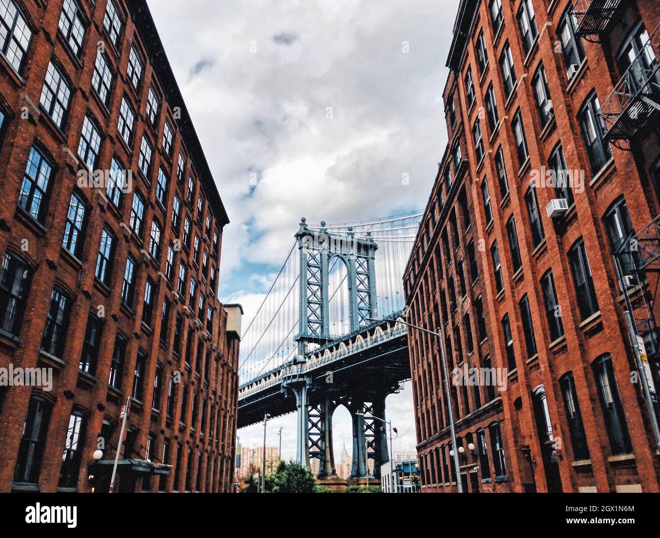 Dumbo neighbourhood hi-res stock photography and images - Alamy