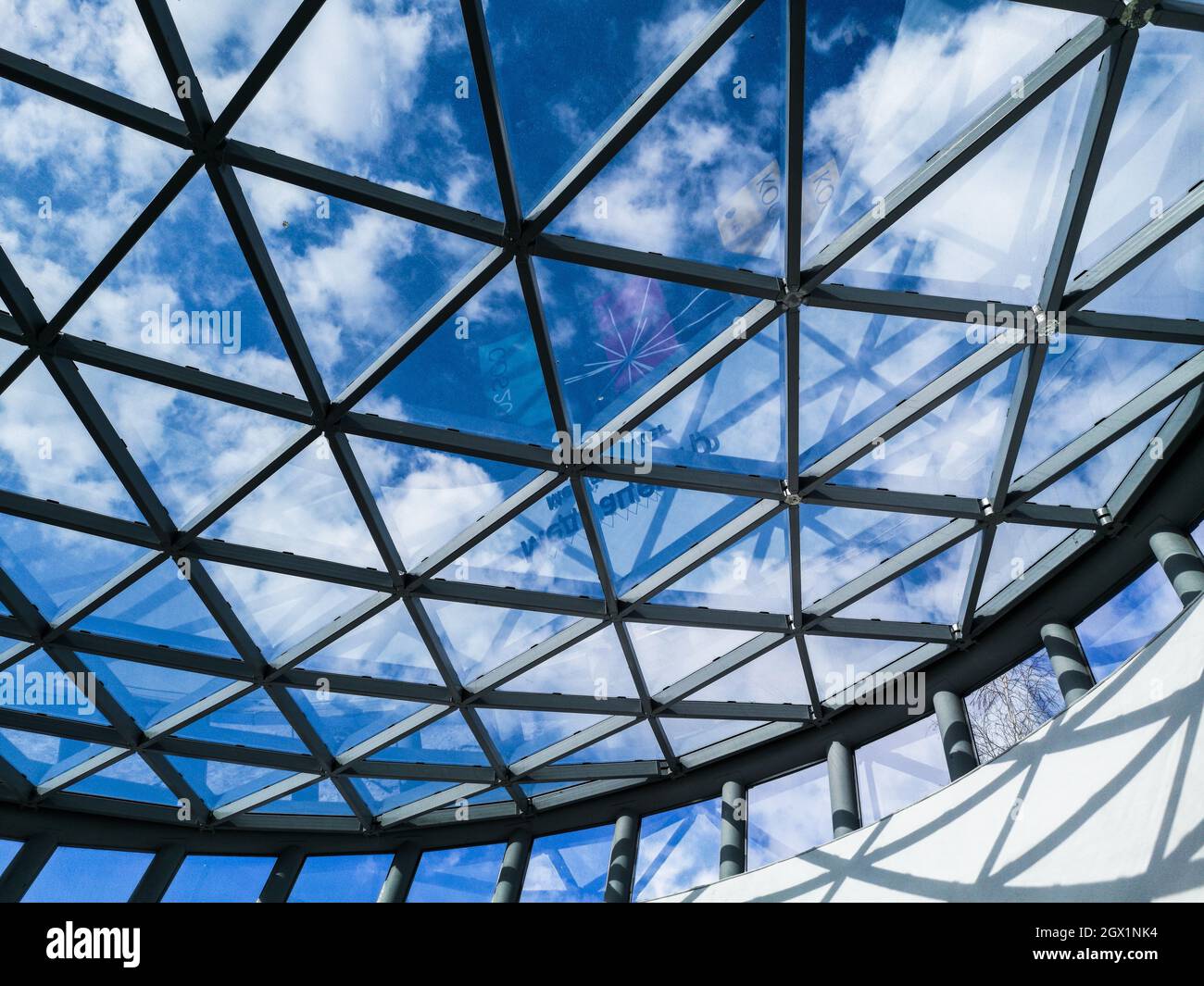 Pyramid ceiling hi-res stock photography and images - Alamy
