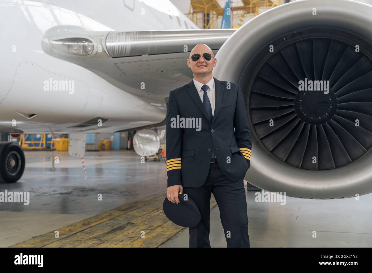 Black man boarding plane hi-res stock photography and images - Alamy