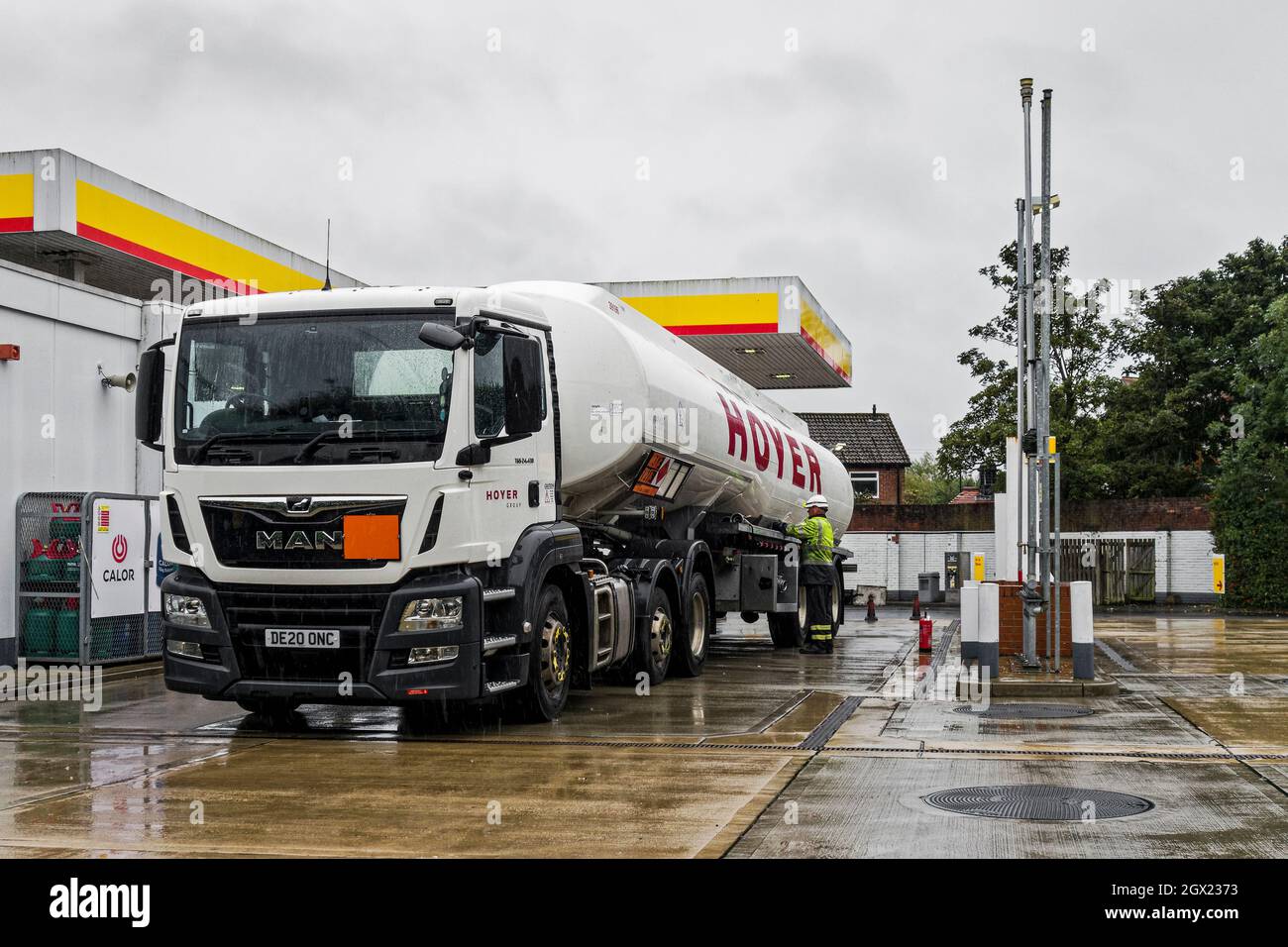 Tanker fuel station hi-res stock photography and images - Alamy