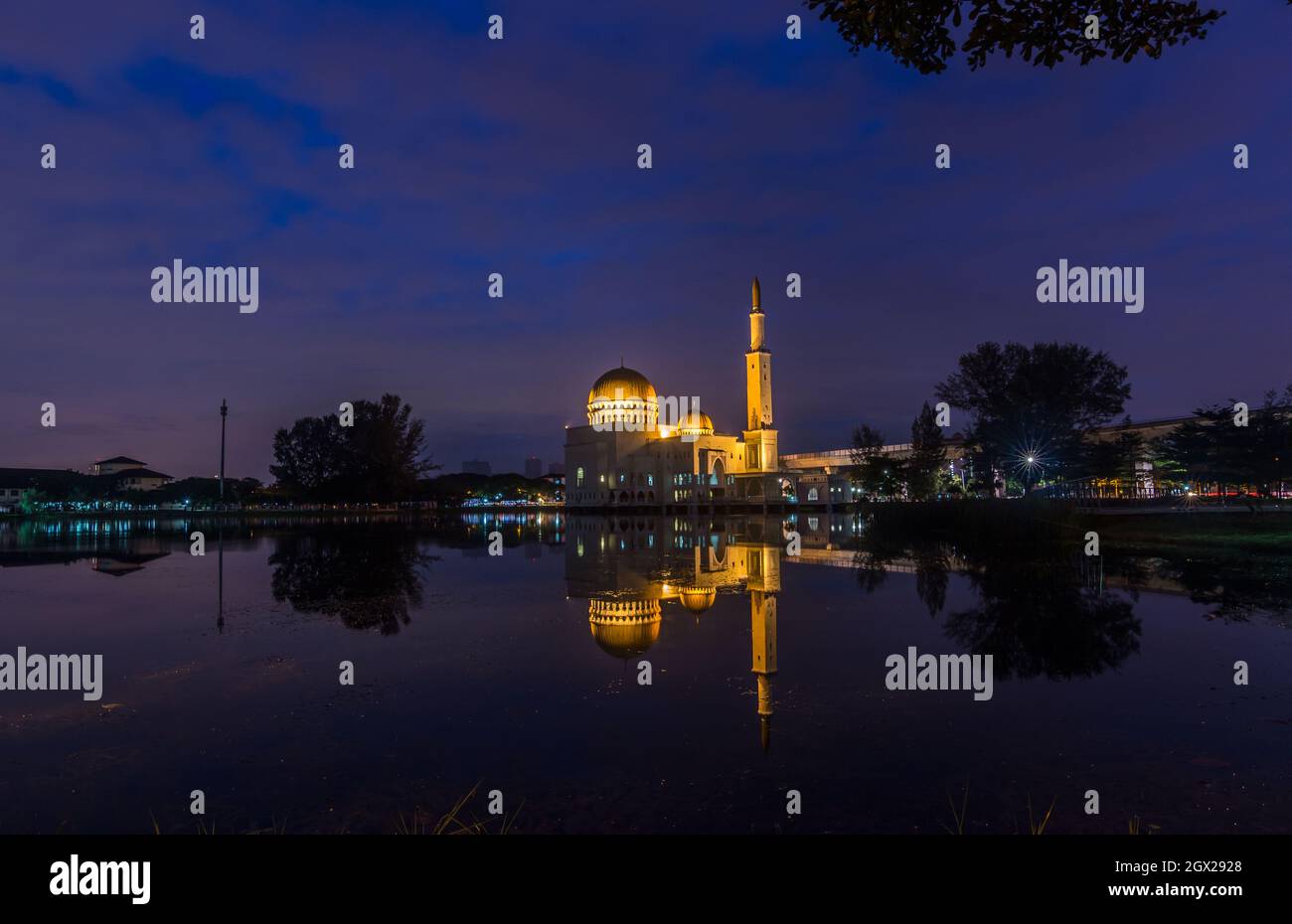 Puchong lake hi-res stock photography and images - Alamy