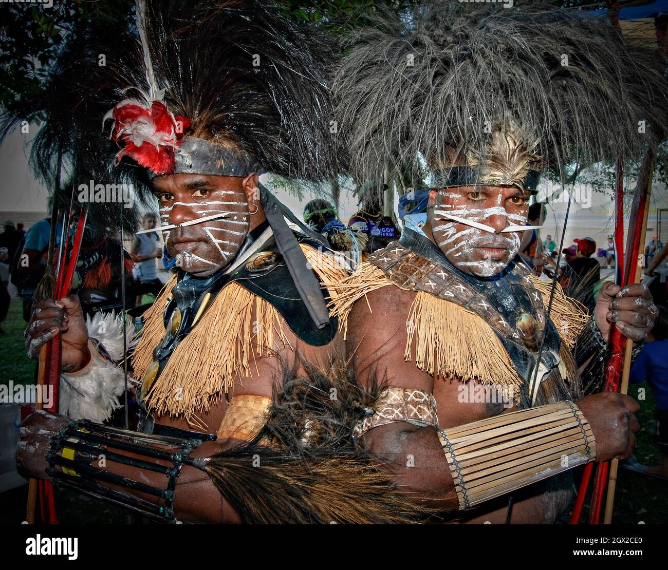 Traditional dress papua new guinea hi-res stock photography and images ...