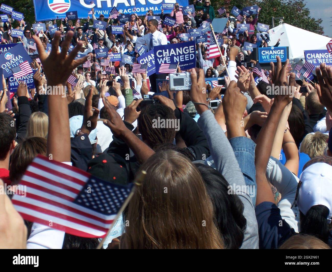 Fanatic large group of people hi-res stock photography and images - Alamy