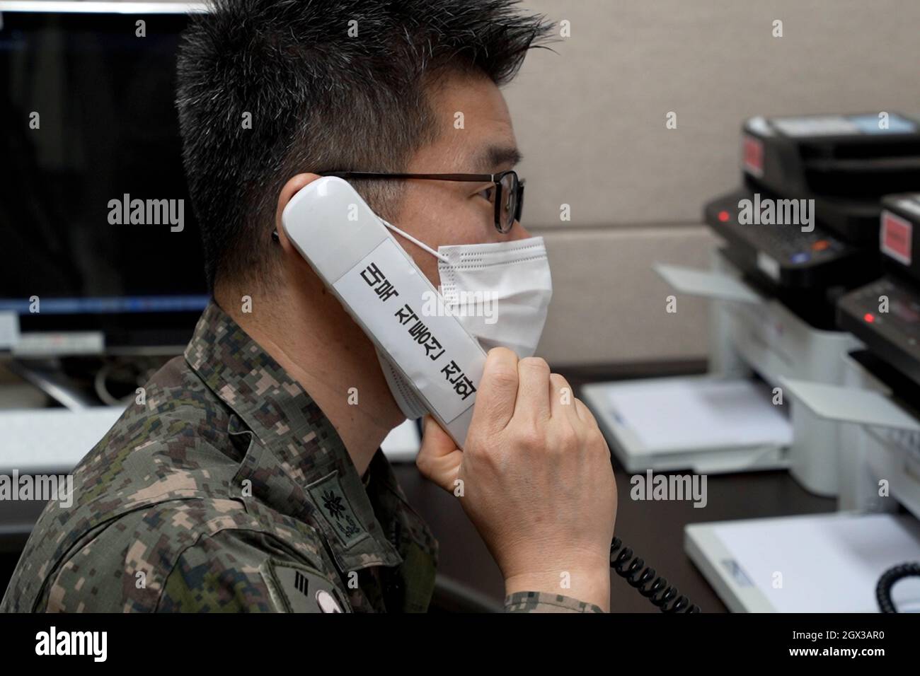 Military lines of communication hi-res stock photography and images - Alamy