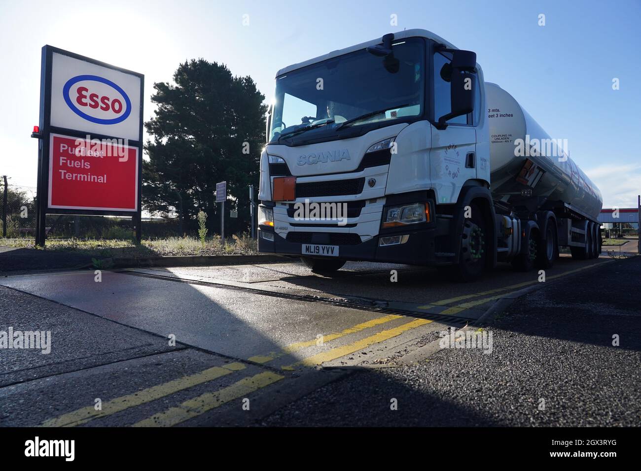Purfleet esso hi-res stock photography and images - Alamy
