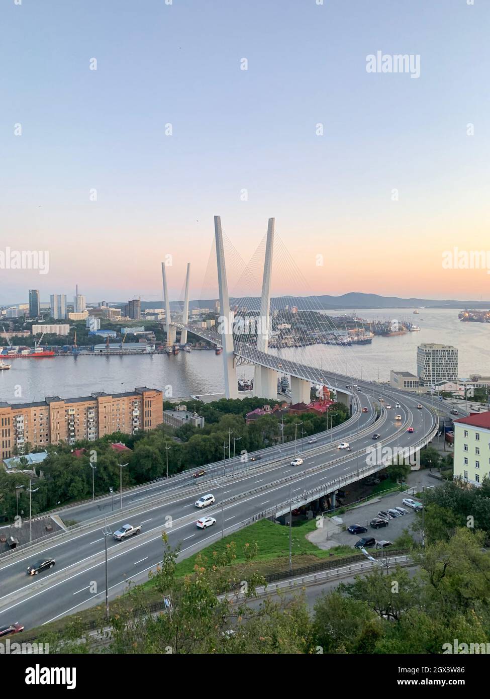 Golden Bridge, Vladivostok, Russia Stock Photo - Alamy